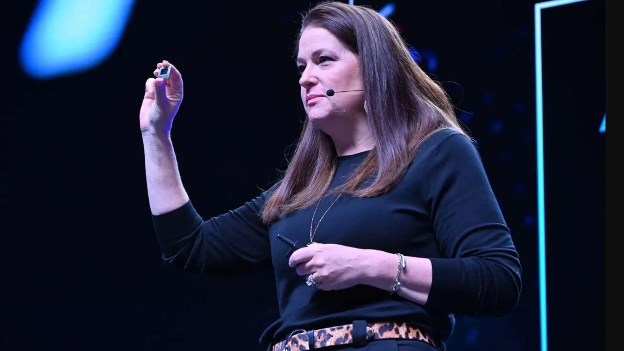 Intel Products CEO Michelle Johnston Holthaus exits after 30-plus years